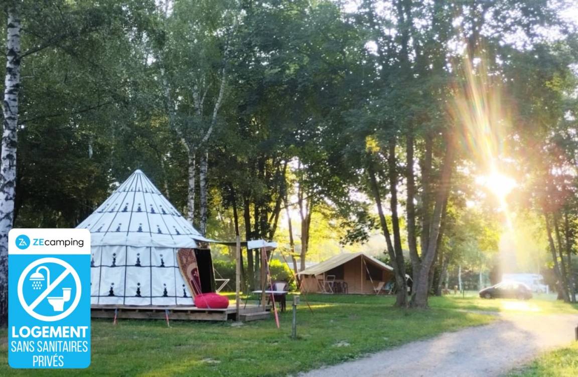 13 M² Tente ∙ 1 Chambre ∙ 4 Personnes - Auvergne