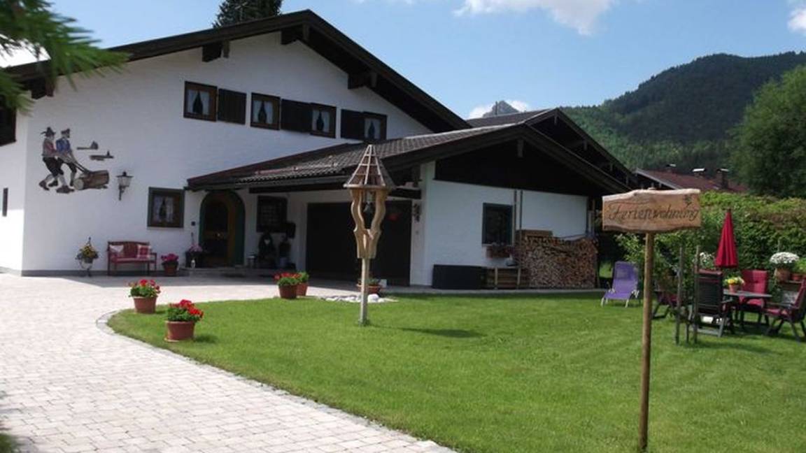95 M² Apartment ∙ 2 Bedrooms ∙ 4 Guests - Tegernsee
