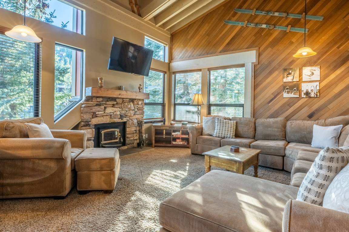 149 M² House ∙ 3 Bedrooms ∙ 10 Guests - Mammoth Lakes, CA