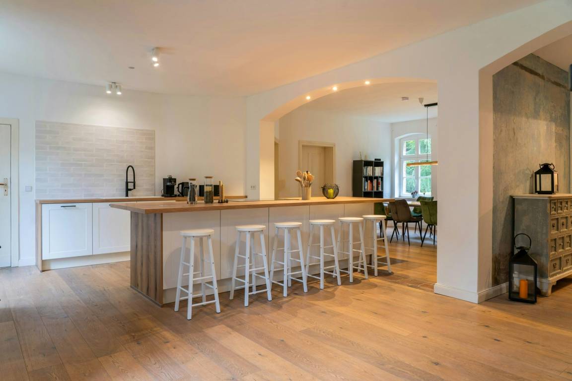 250 M² Ferienhaus ∙ 6 Schlafzimmer ∙ 18 Gäste - Neuruppin