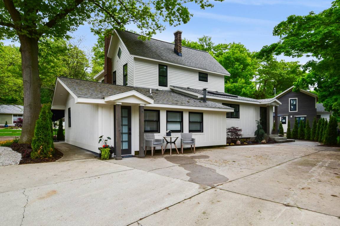 46 M² Apartment ∙ 2 Guests - Douglas, MI
