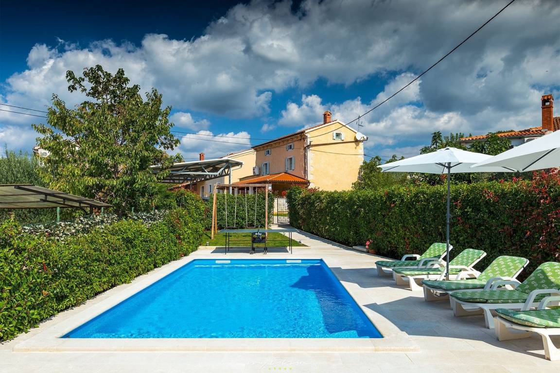 141 M² Villa ∙ 4 Bedrooms ∙ 8 Guests - Rovinj