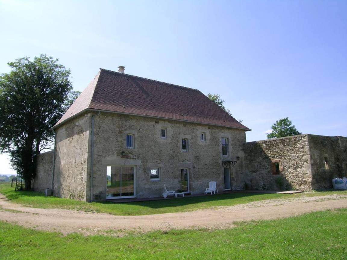 170 M² Cottage ∙ 4 Chambres ∙ 8 Personnes - Montmarault