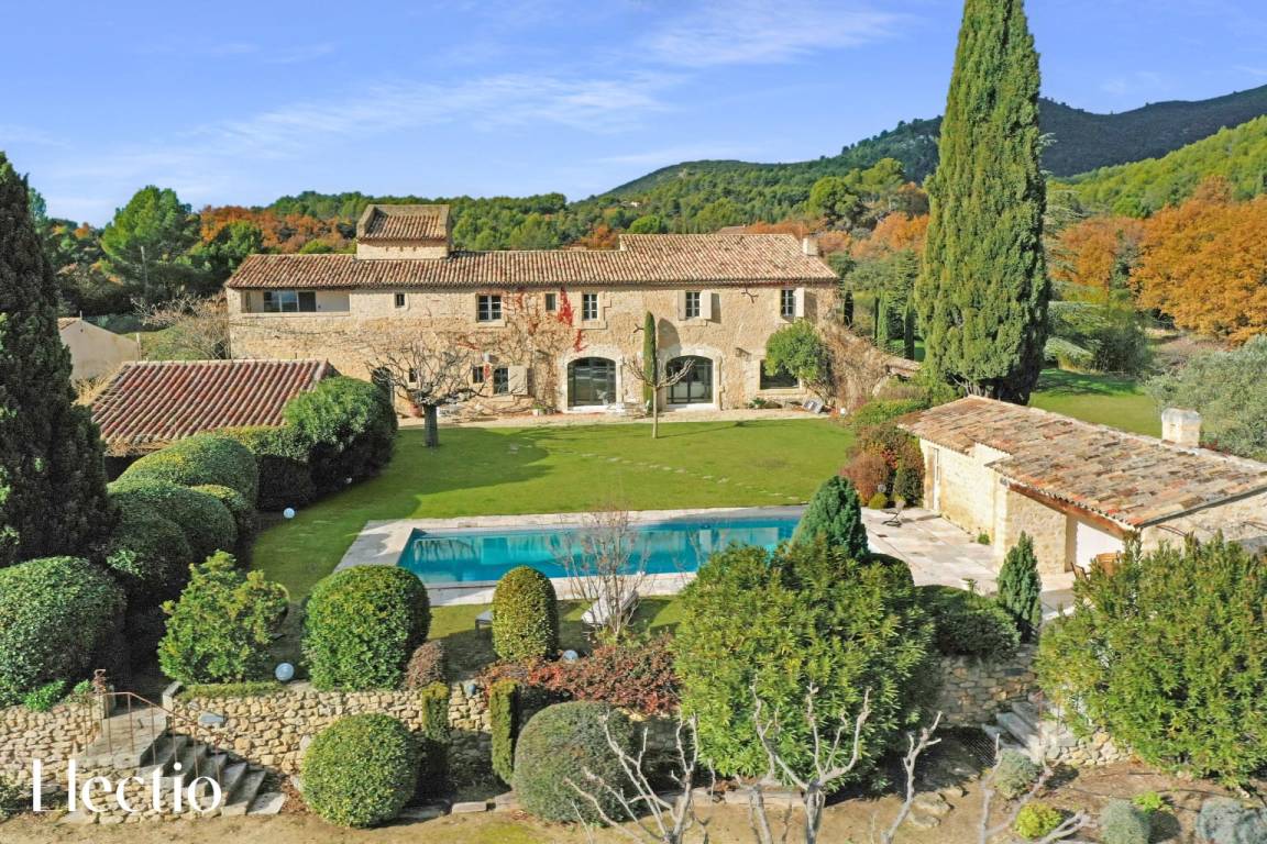 380 M² Maison De Vacances ∙ 5 Chambres ∙ 10 Personnes - Lauris