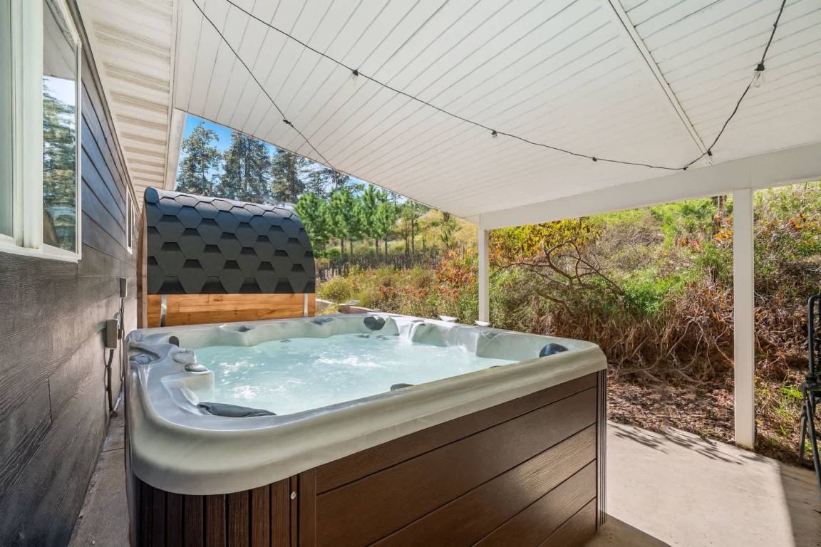 House ∙ 6 Bedrooms ∙ 20 Guests - Spearfish, SD