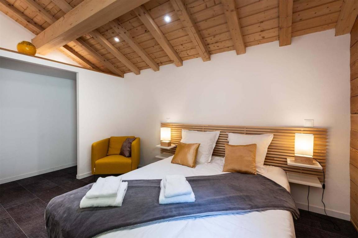 111 M² Chalet ∙ 4 Bedrooms ∙ 10 Guests - Arc 2000