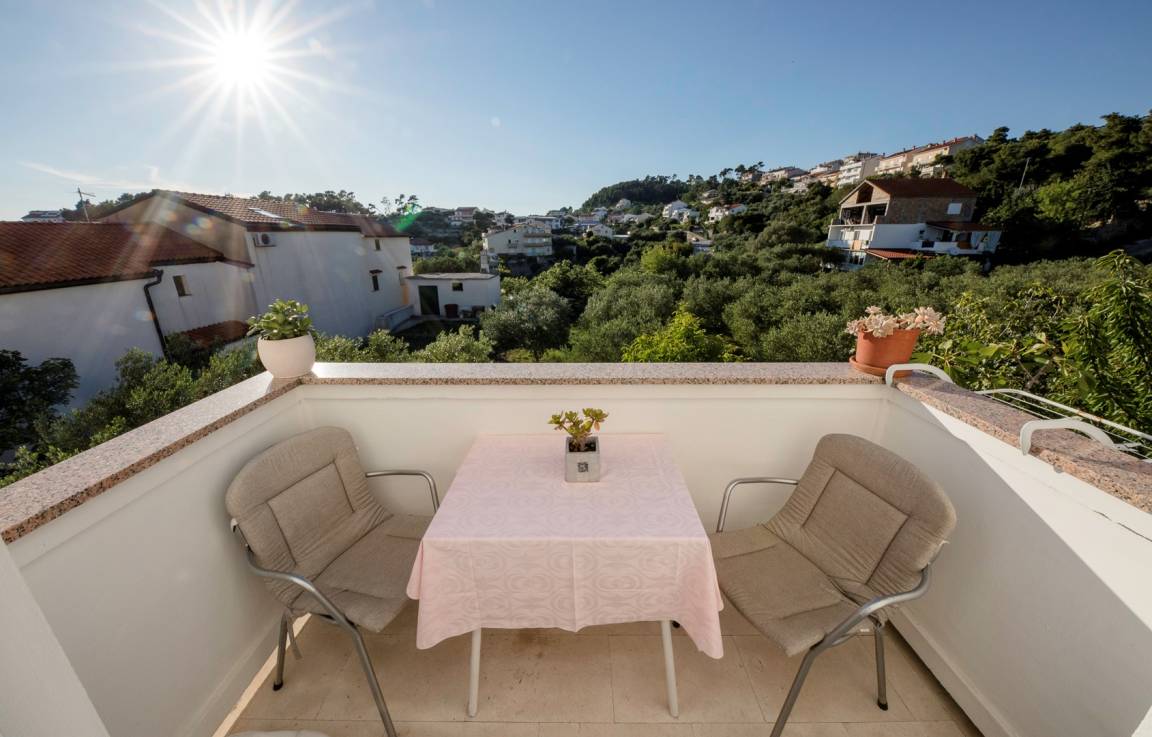 30 M² Ferienwohnung ∙ 1 Schlafzimmer ∙ 3 Gäste - Rab