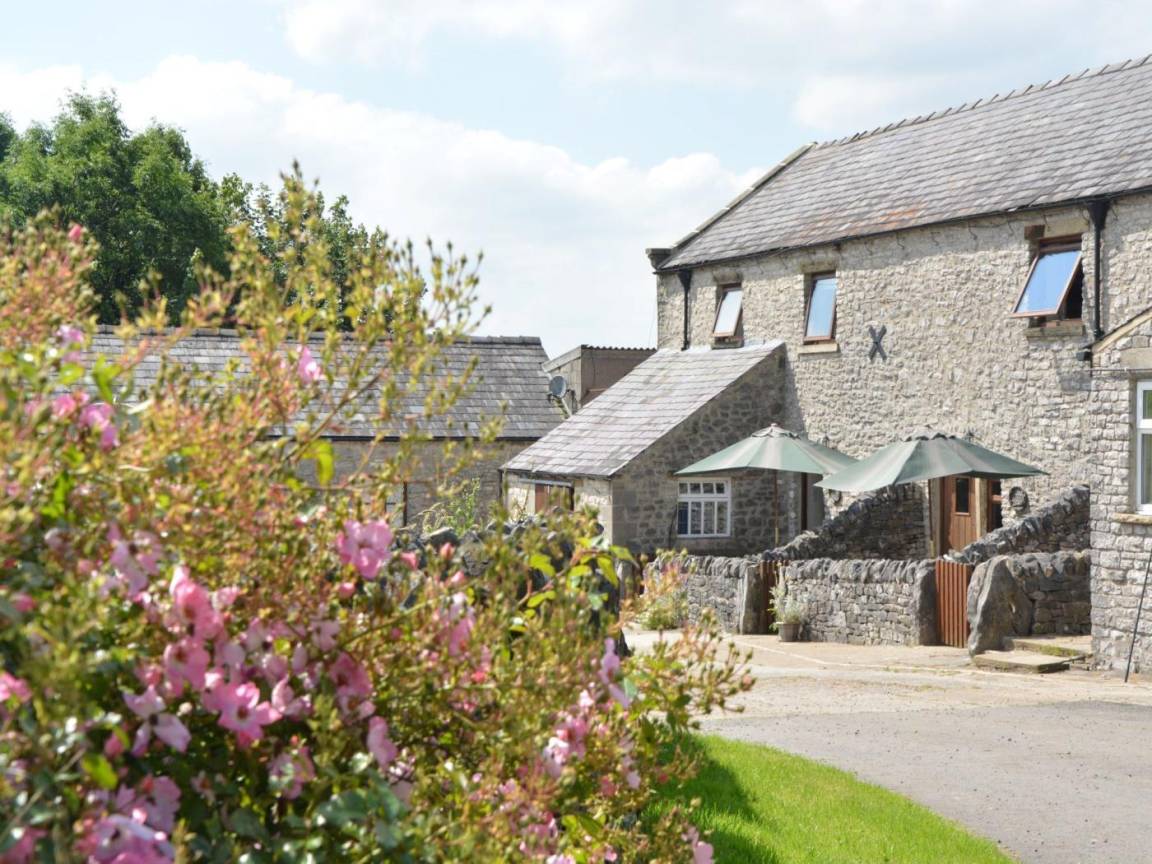 Cottage ∙ 2 Bedrooms ∙ 4 Guests - Tideswell