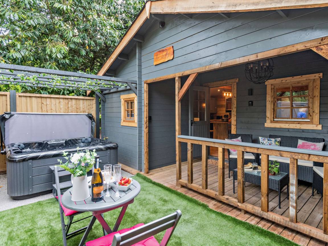 Cottage ∙ 1 Bedroom ∙ 2 Guests - Barton on Sea