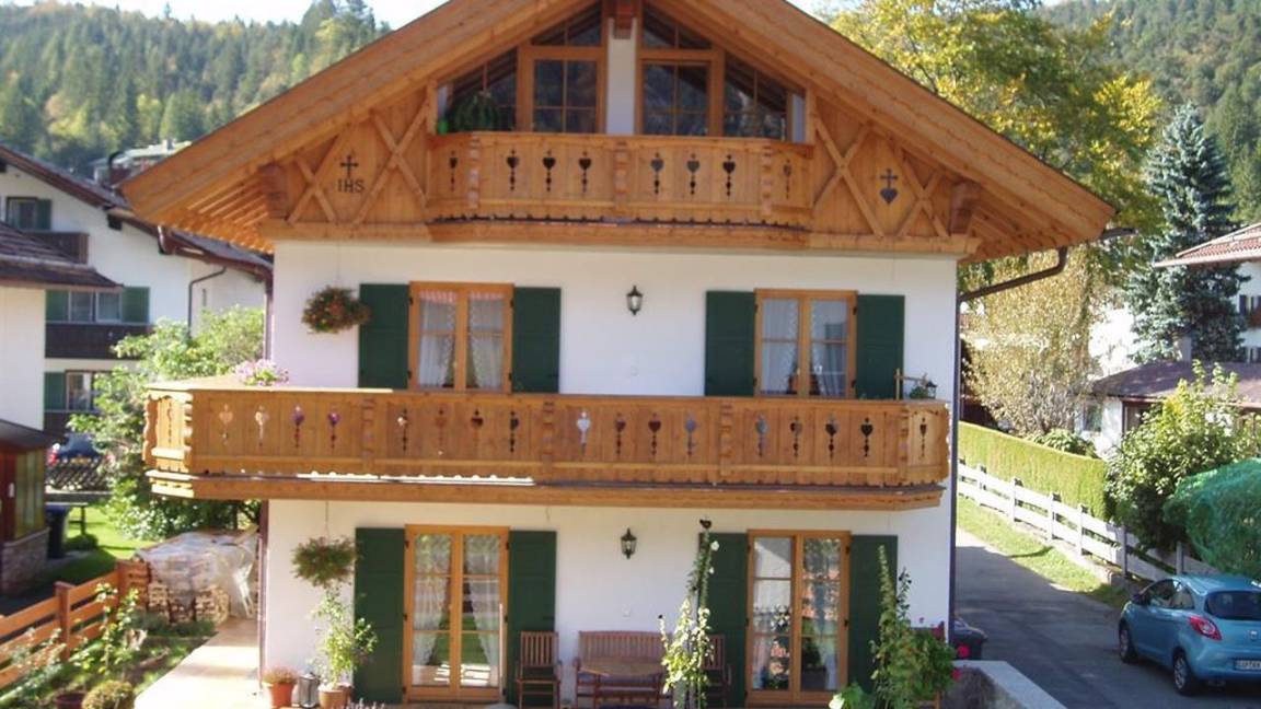 100 M² Apartment ∙ 3 Bedrooms ∙ 5 Guests - Mittenwald