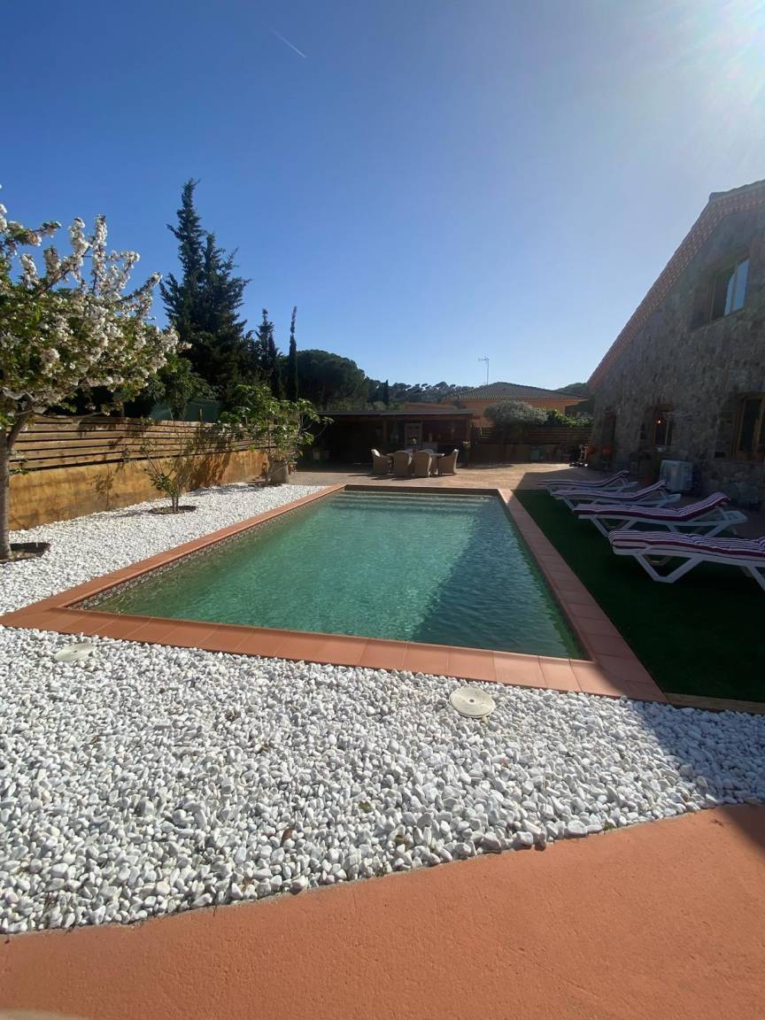 Casa ∙ 4 Habitaciones ∙ 8 Huéspedes - Argentona