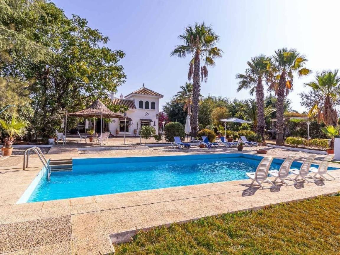 200 M² Huis ∙ 5 Slaapkamers ∙ 11 Gasten - Marchena
