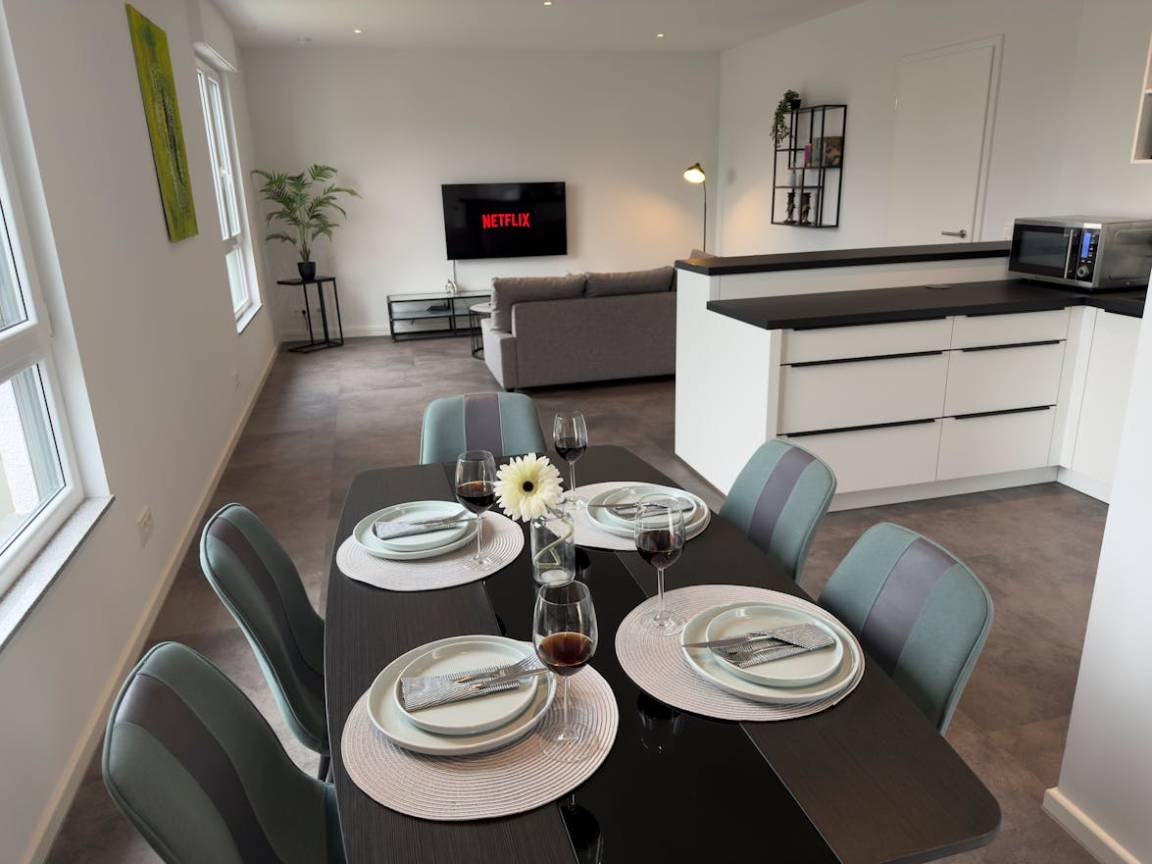 135 M² Appartement ∙ 5 Chambres ∙ 10 Personnes - Lohmar