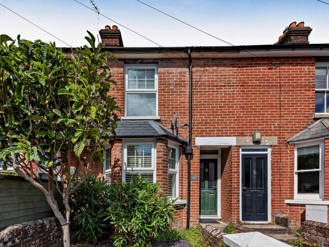 Cottage ∙ 3 Bedrooms ∙ 5 Guests - Bognor Regis