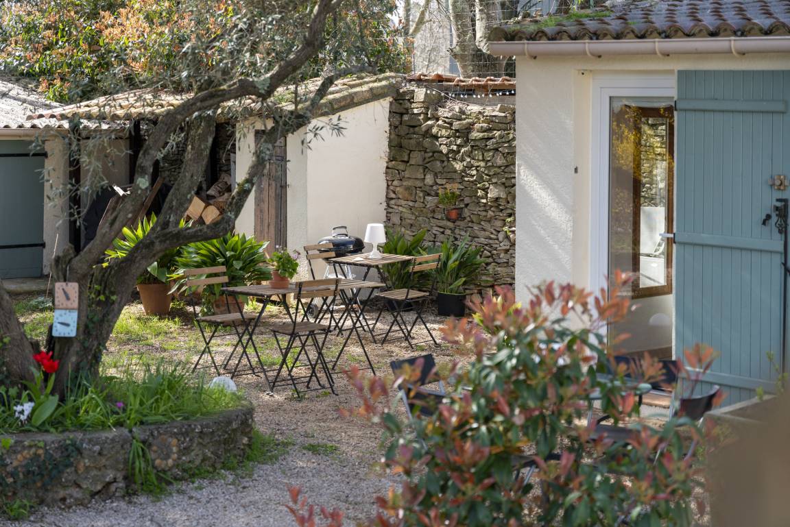 35 M² Casa ∙ 1 Habitación ∙ 4 Huéspedes - Nimes