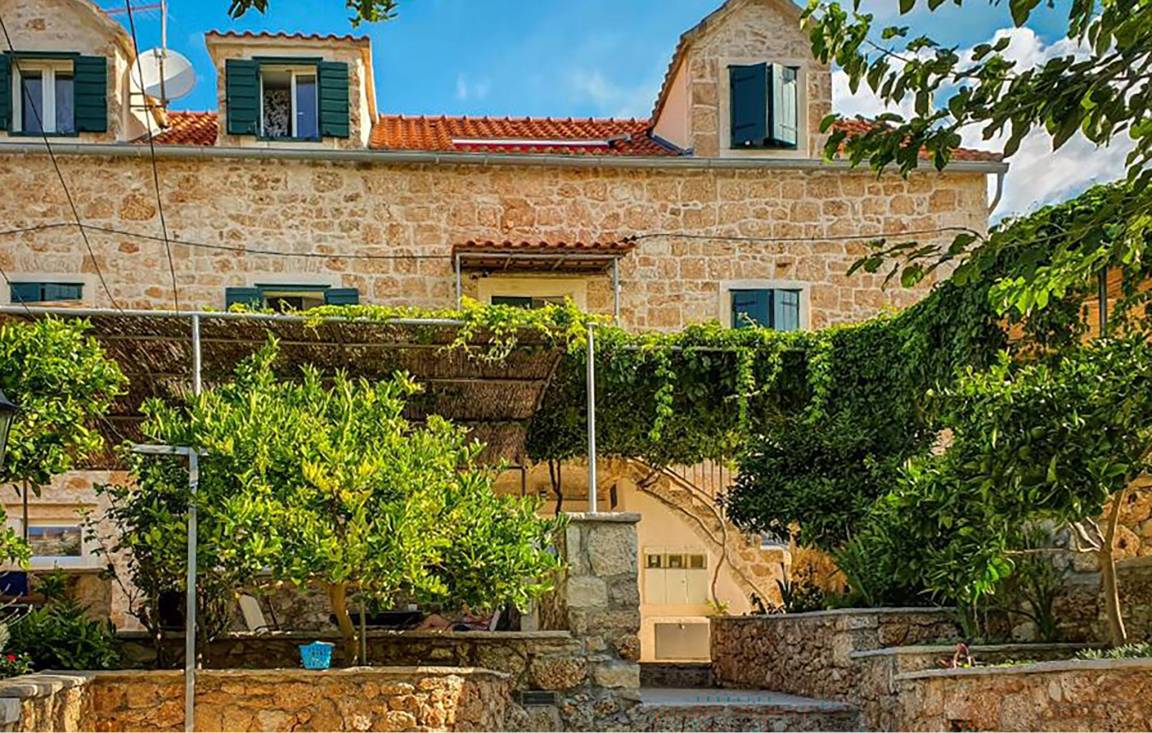 55 M² Apartment ∙ 1 Bedroom ∙ 2 Guests - Stari Grad