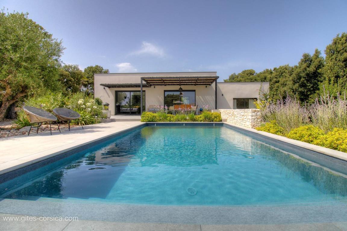 133 M² Gîte ∙ 4 Chambres ∙ 8 Personnes - Bonifacio