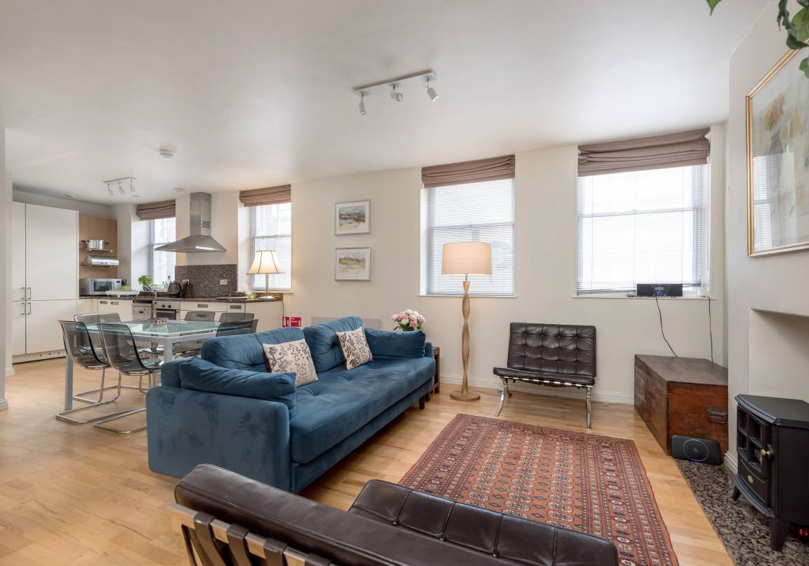 69 M² Apartment ∙ 2 Bedrooms ∙ 4 Guests - Craigmillar Castle