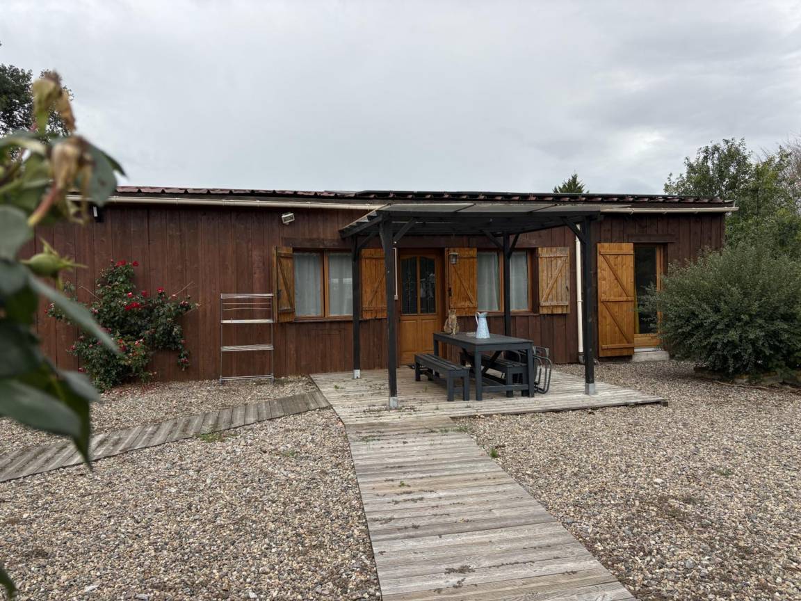74 M² Cottage ∙ 3 Bedrooms ∙ 6 Guests - Auvergne