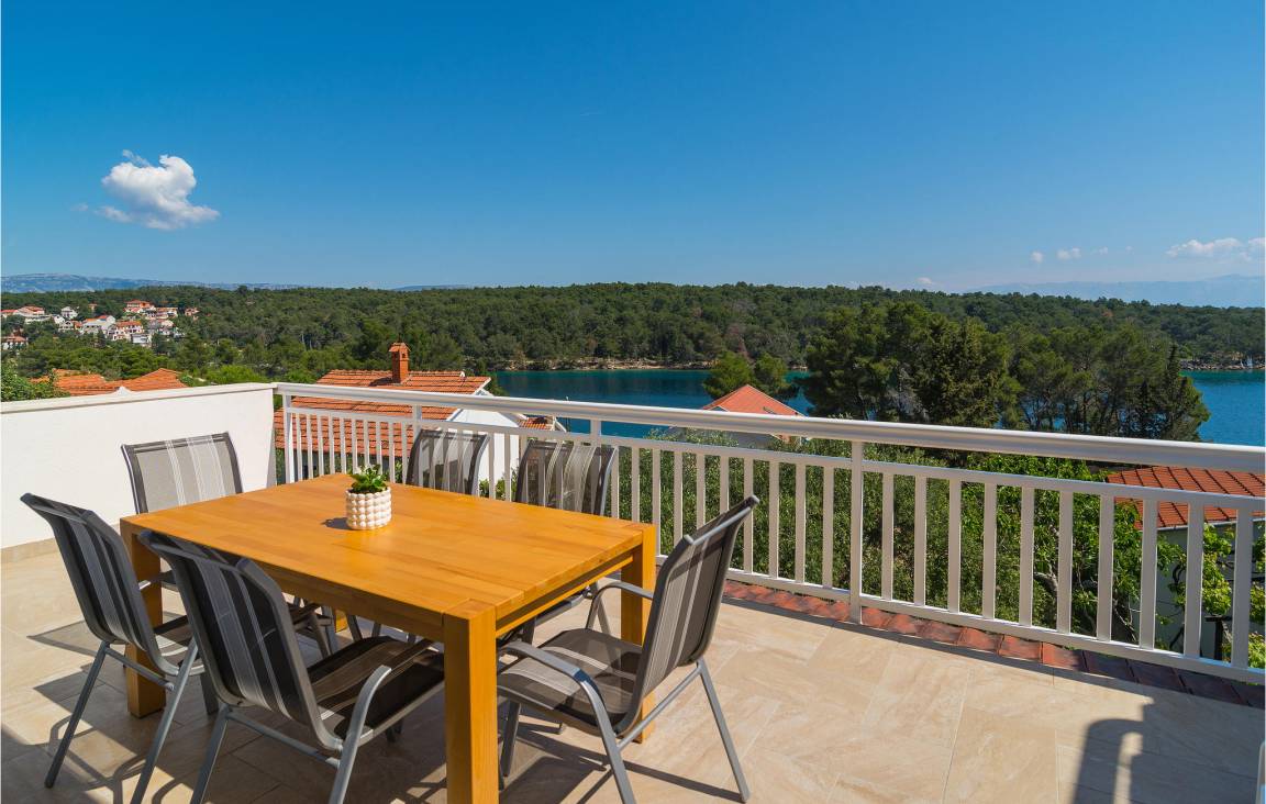 100 M² Ferienwohnung ∙ 2 Schlafzimmer ∙ 4 Gäste - Jelsa