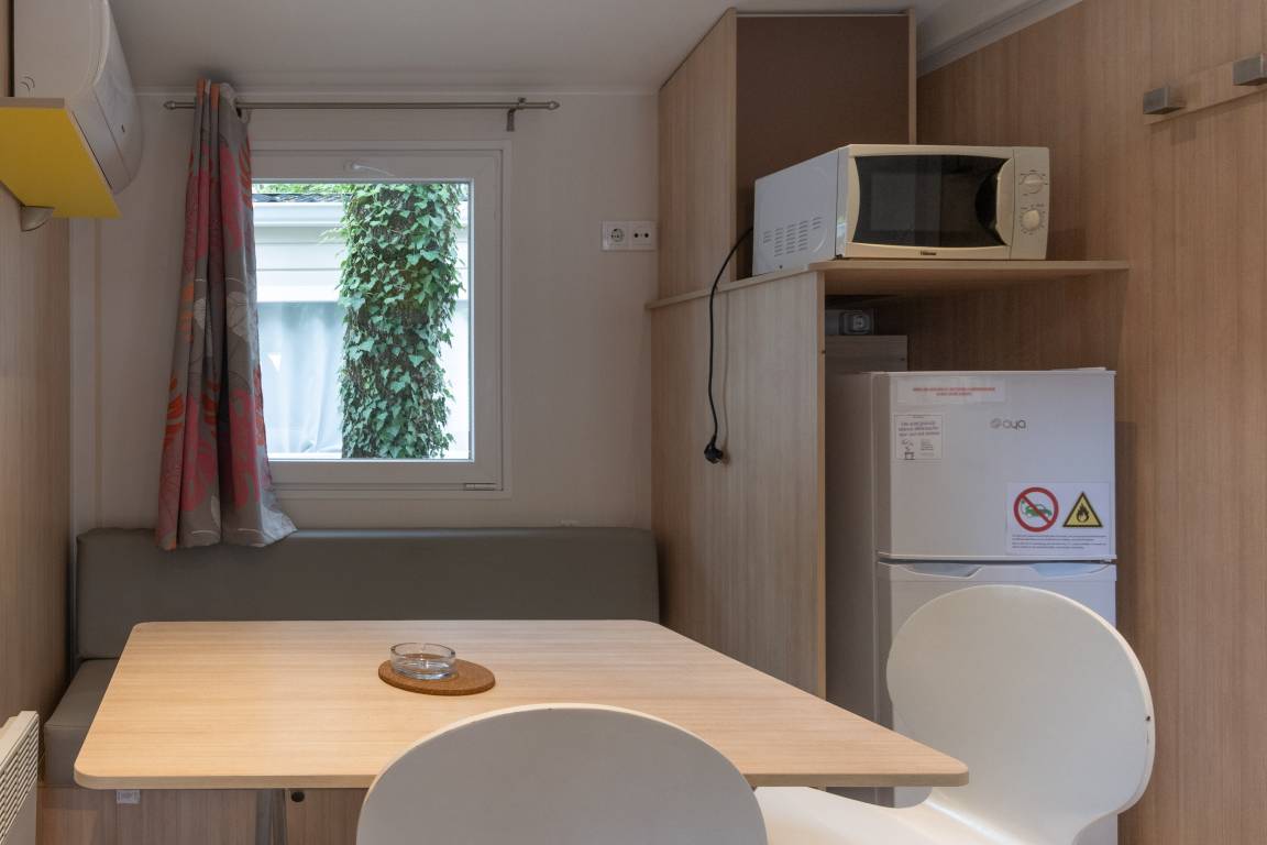 20 M² Camping ∙ 2 Chambres ∙ 4 Personnes - Aubenas