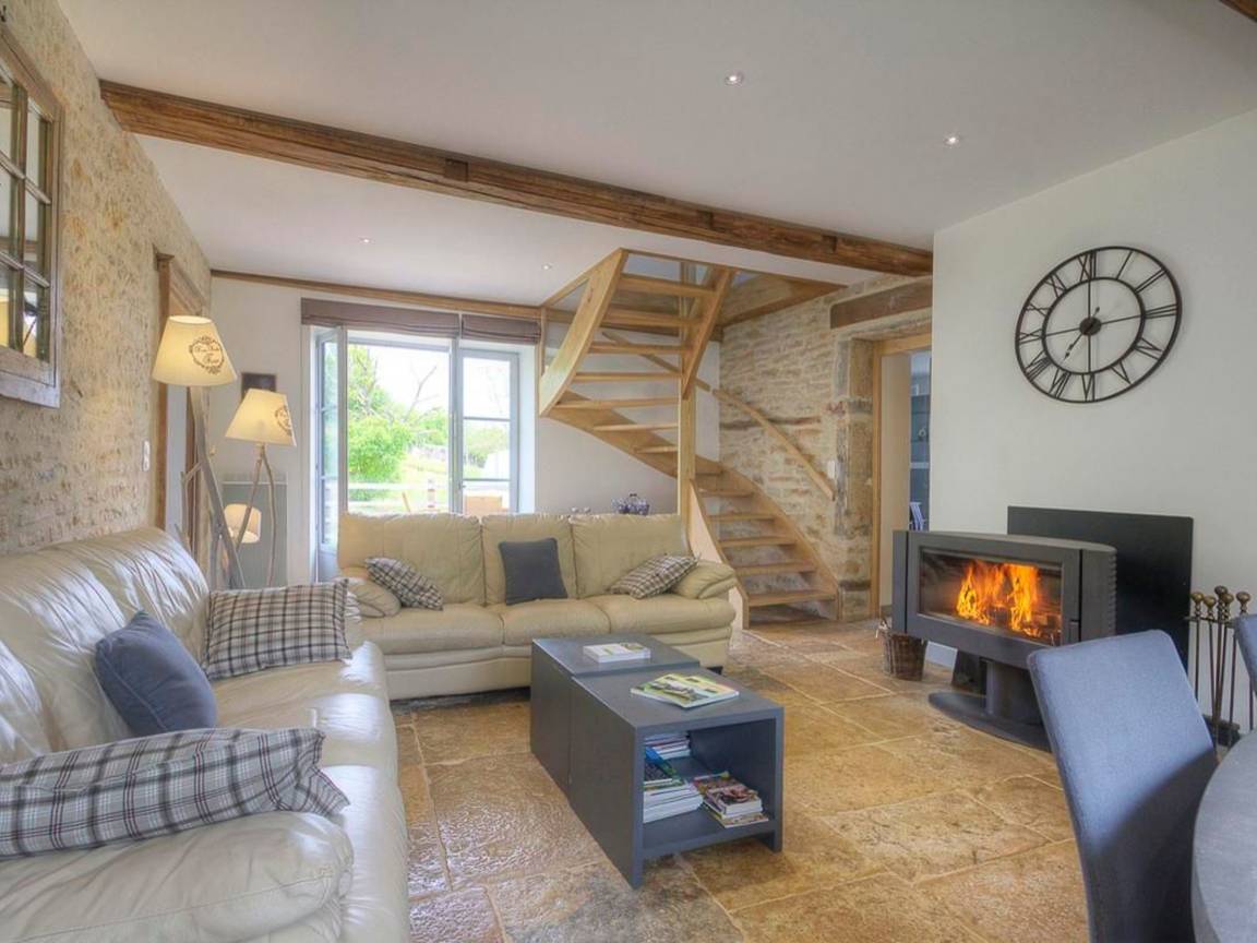 150 M² Cottage ∙ 4 Bedrooms ∙ 8 Guests - Dijon