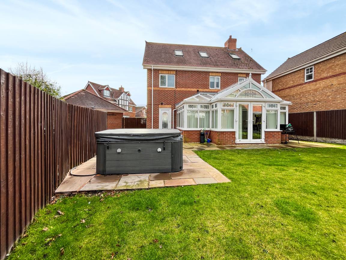 Cottage ∙ 5 Bedrooms ∙ 10 Guests - Rhos on Sea