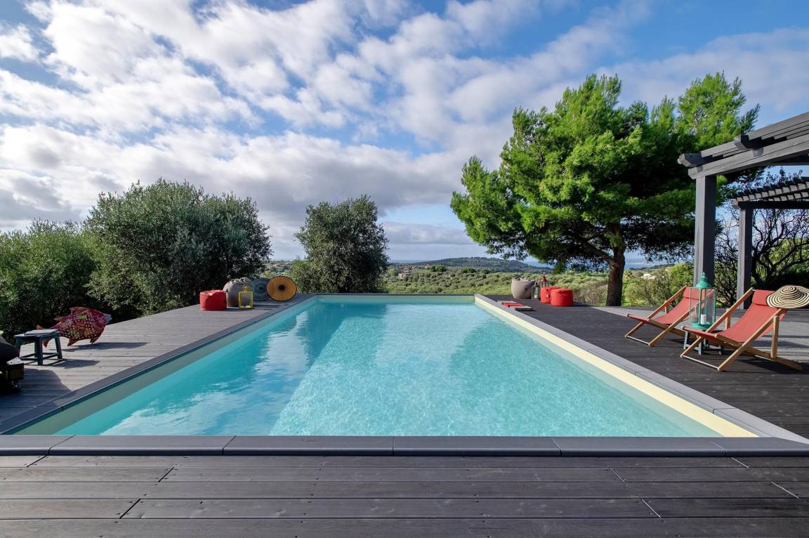 251 M² Villa ∙ 5 Bedrooms ∙ 12 Guests - Alghero