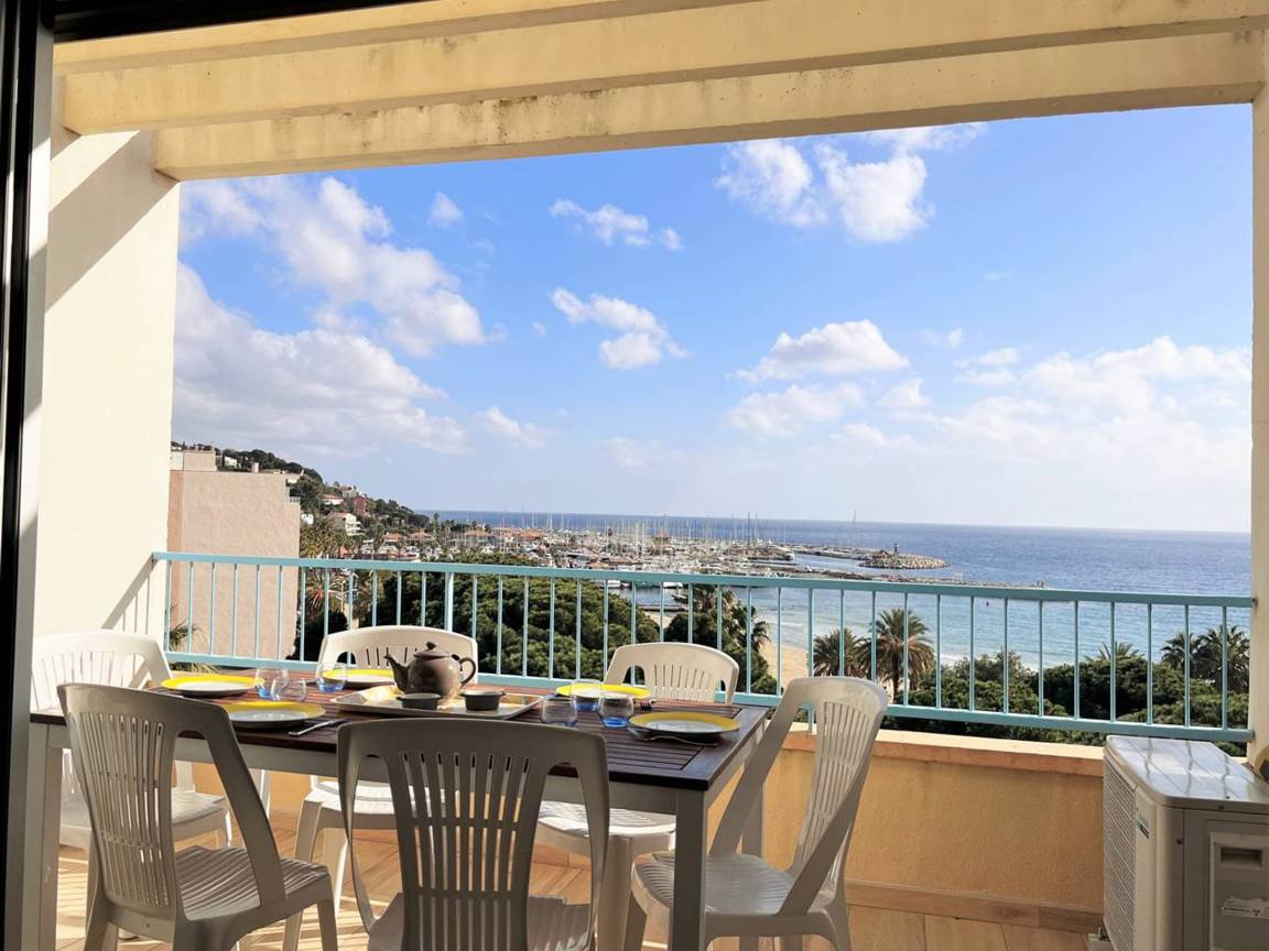 75 M² Appartement ∙ 2 Chambres ∙ 6 Personnes - Le Lavandou
