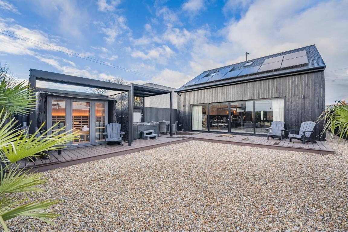 Cottage ∙ 2 Bedrooms ∙ 4 Guests - West Sussex