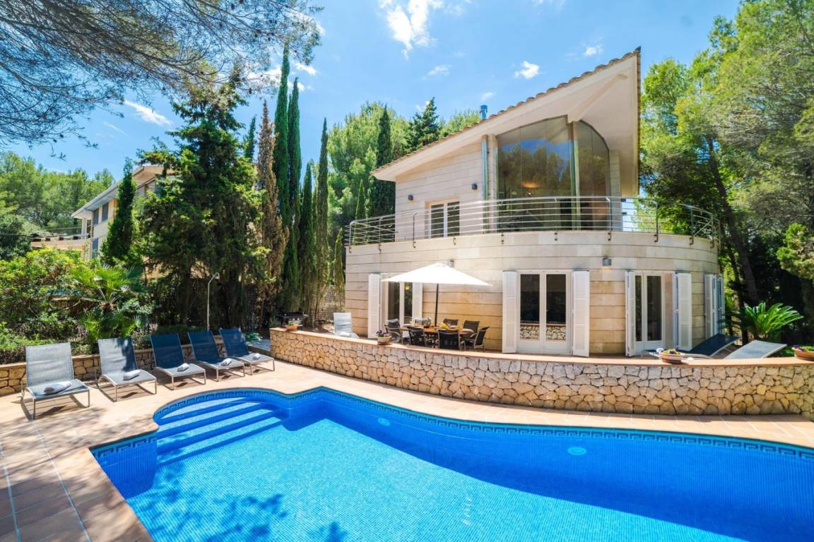 400 M² Villa ∙ 4 Bedrooms ∙ 7 Guests - Alcúdia