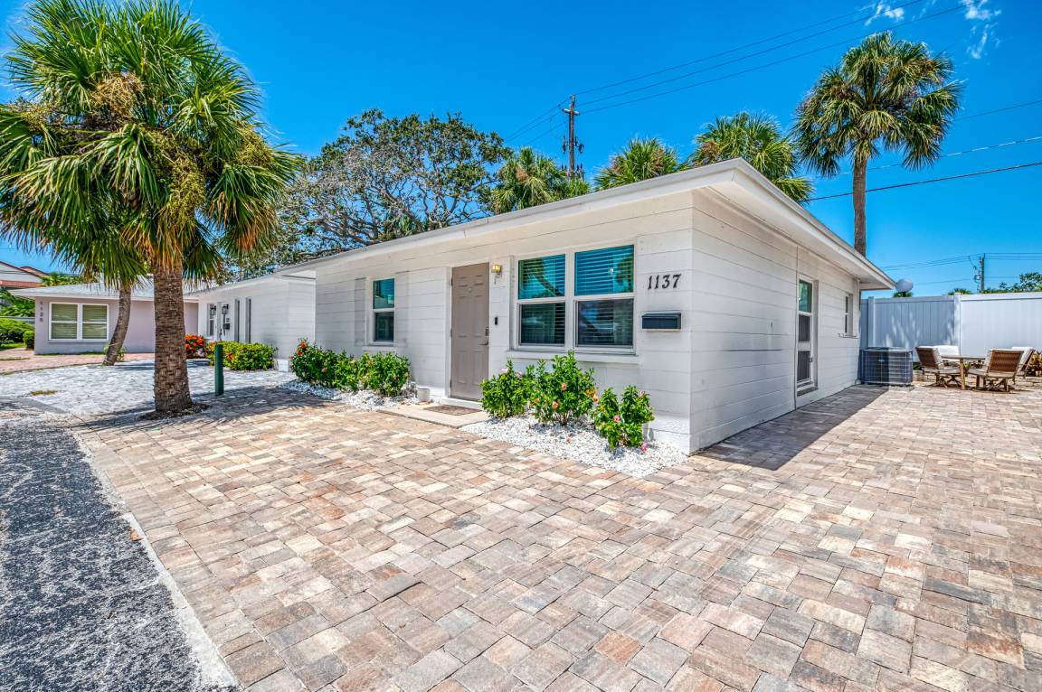 83 M² Apartment ∙ 2 Bedrooms ∙ 5 Guests - Siesta Key, FL
