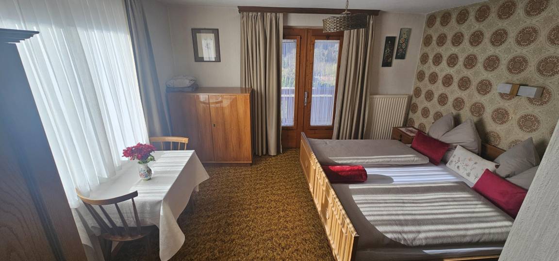90 M² Ferienwohnung ∙ 4 Schlafzimmer ∙ 7 Gäste - Partenen