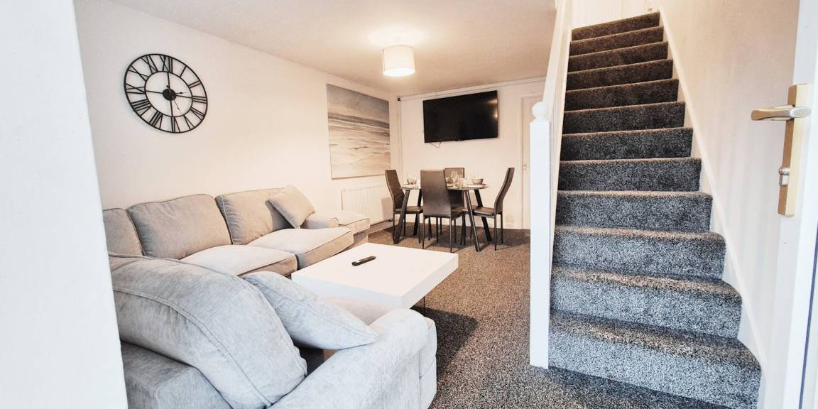 173 M² House ∙ 2 Bedrooms ∙ 4 Guests - Nottingham