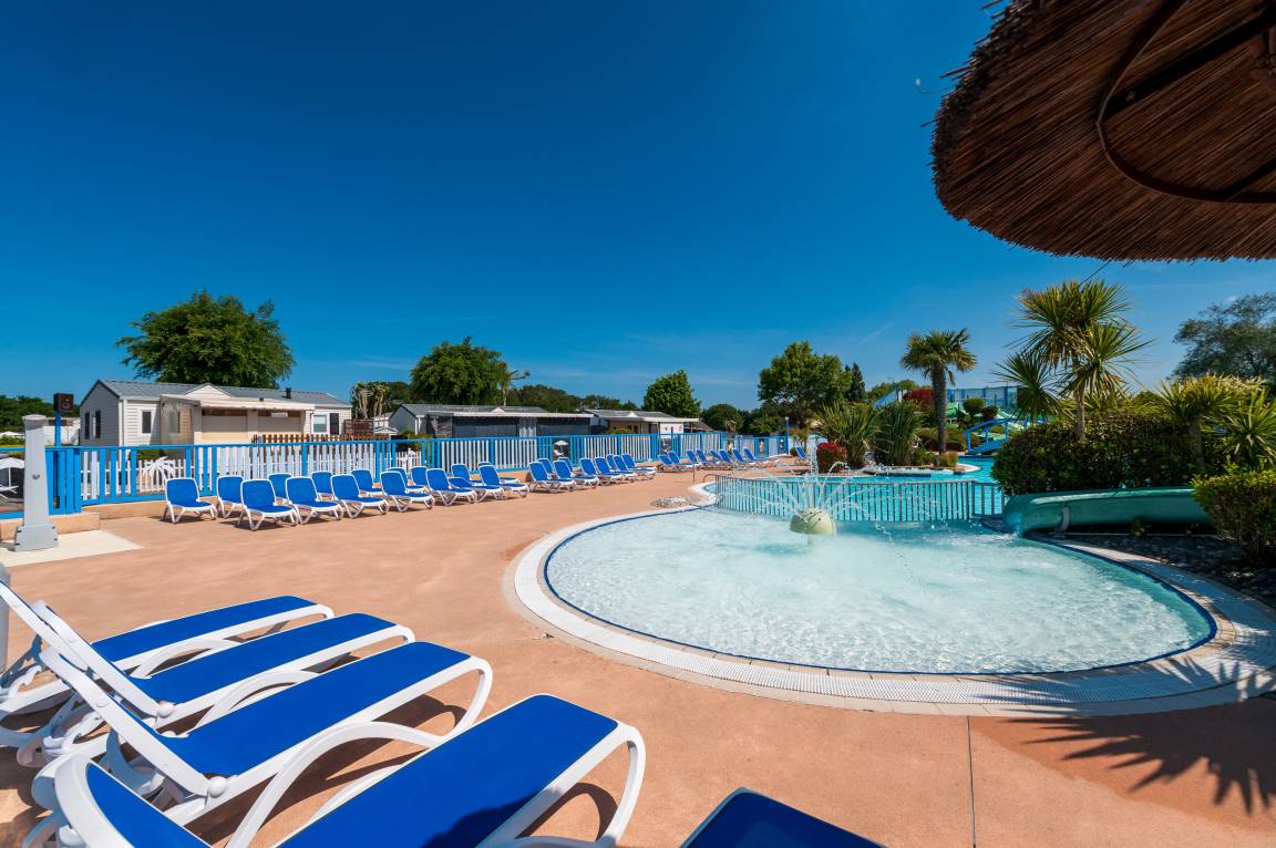 64 M² Mobil-home ∙ 2 Chambres ∙ 6 Personnes - Étel