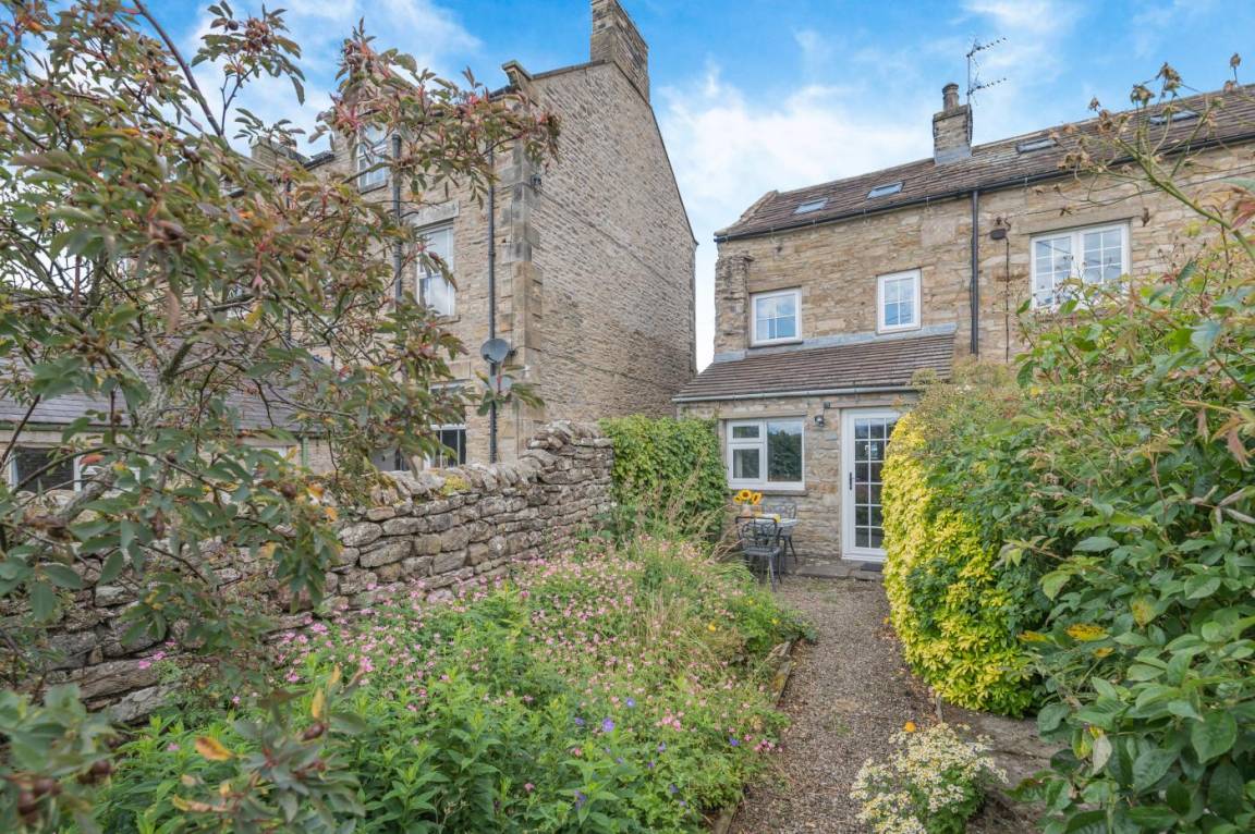 Cottage ∙ 3 Bedrooms ∙ 4 Guests - Bolton Castle