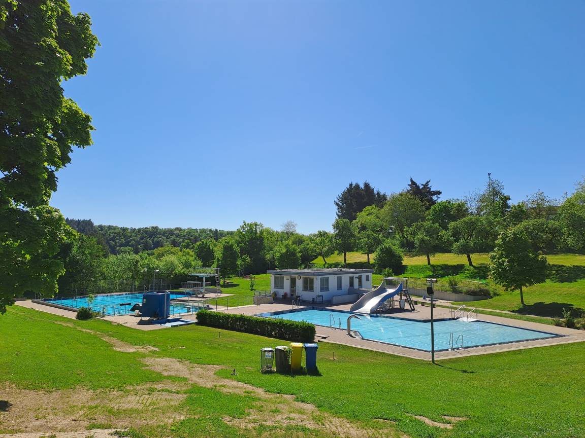 60 M² Ferienwohnung ∙ 1 Schlafzimmer ∙ 2 Gäste - Manderscheid