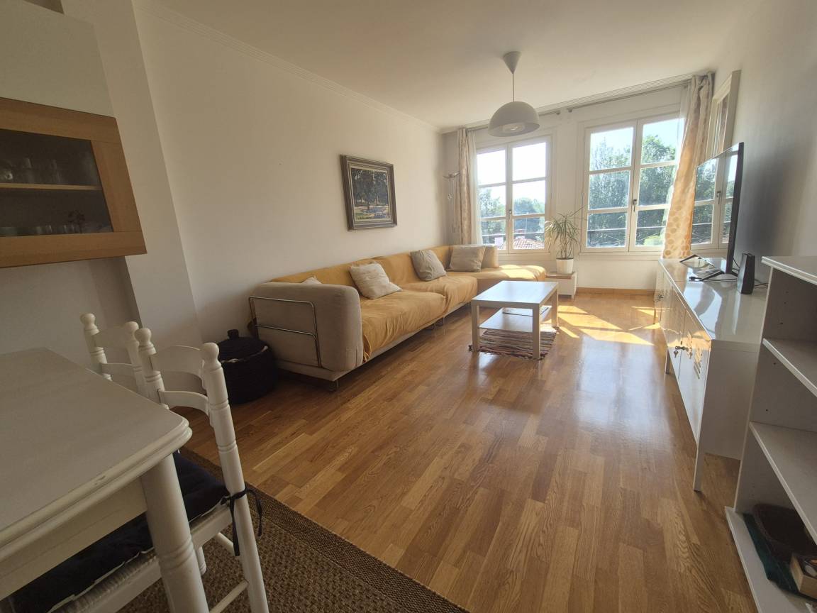 60 M² Apartamento ∙ 1 Habitación ∙ 4 Huéspedes - Avilés