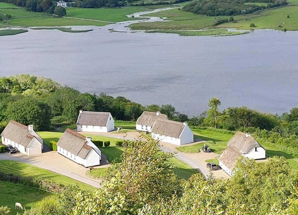 House Nearby Golf Course In Ennis - Ennis