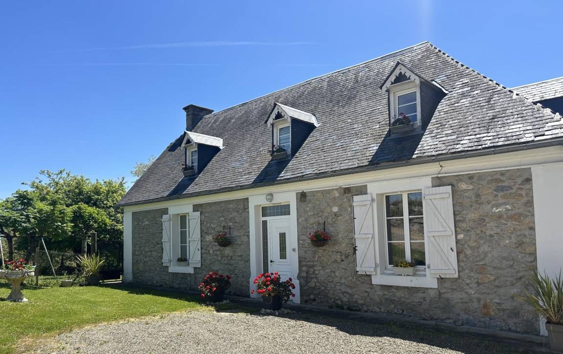 96 M² Gîte ∙ 2 Chambres ∙ 5 Personnes - Argelès-Gazost