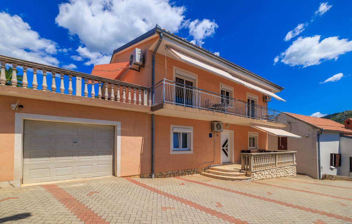 70 M² Appartement ∙ 2 Chambres ∙ 4 Personnes - Senj