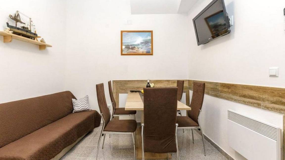 50 M² Apartment ∙ 2 Bedrooms ∙ 4 Guests - Zengg