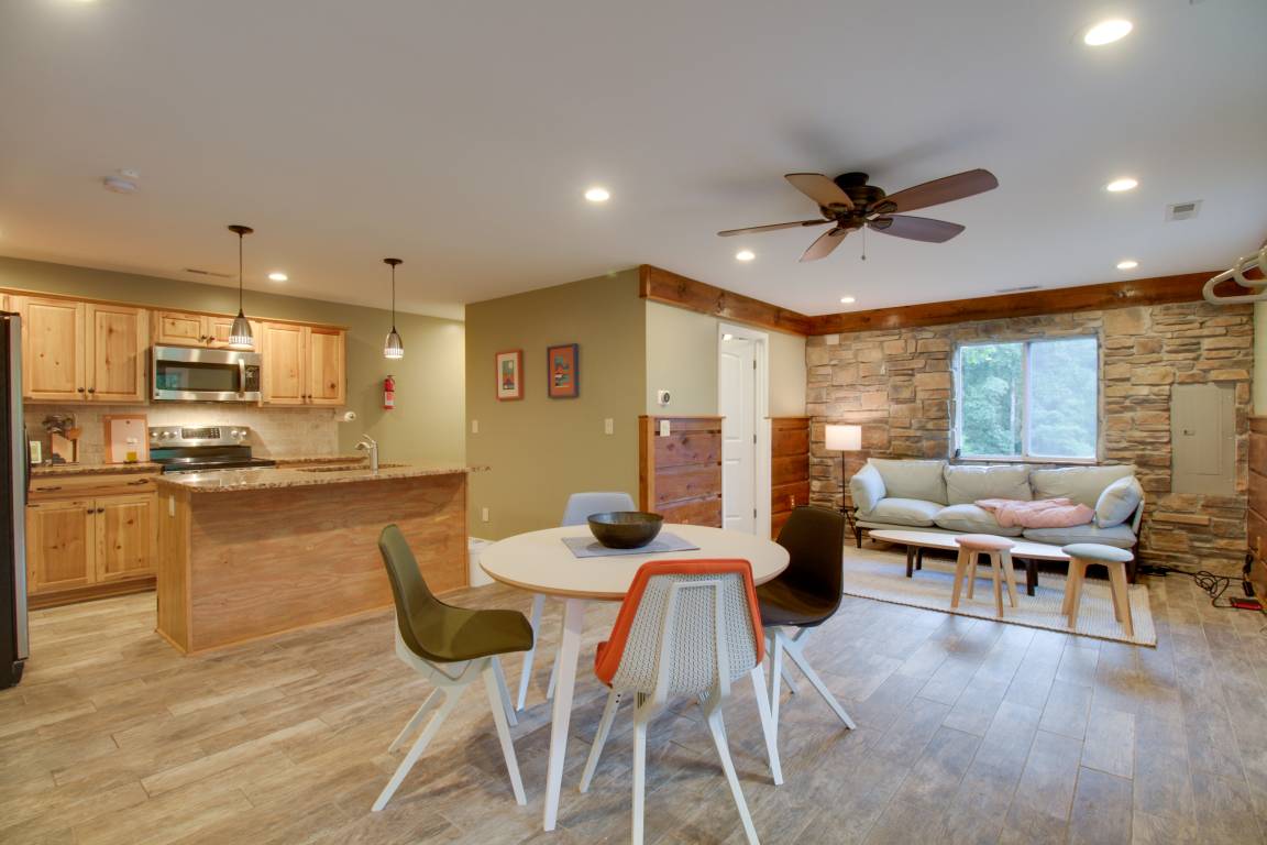 84 M² Huis ∙ 2 Slaapkamers ∙ 4 Gasten - Bedford, VA