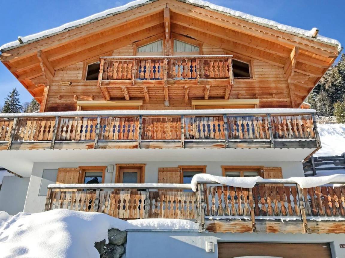 200 M² Maison De Vacances ∙ 5 Chambres ∙ 10 Personnes - Nax