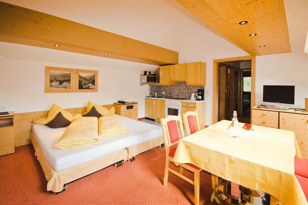 74 M² Apartment ∙ 1 Bedroom ∙ 5 Guests - Zwieselstein