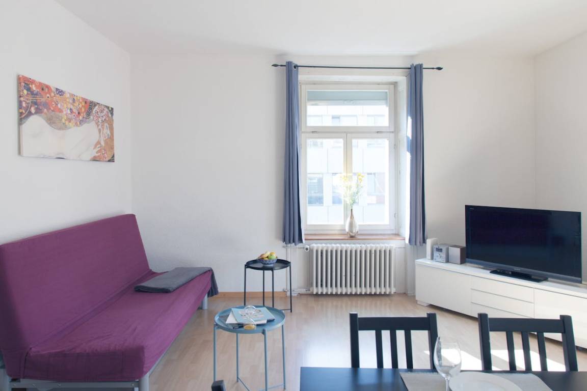 70 M² Ferienwohnung ∙ 2 Schlafzimmer ∙ 5 Gäste - Kanton Zürich