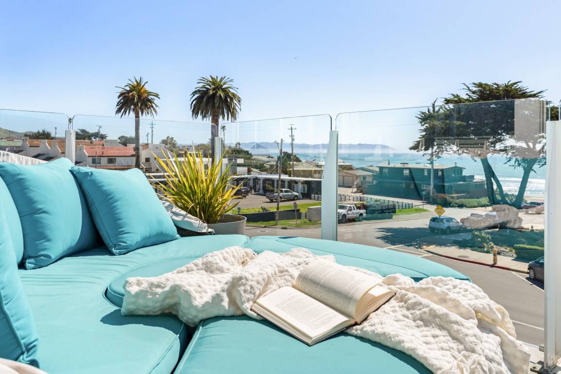House ∙ 6 Bedrooms ∙ 16 Guests - Cayucos, CA