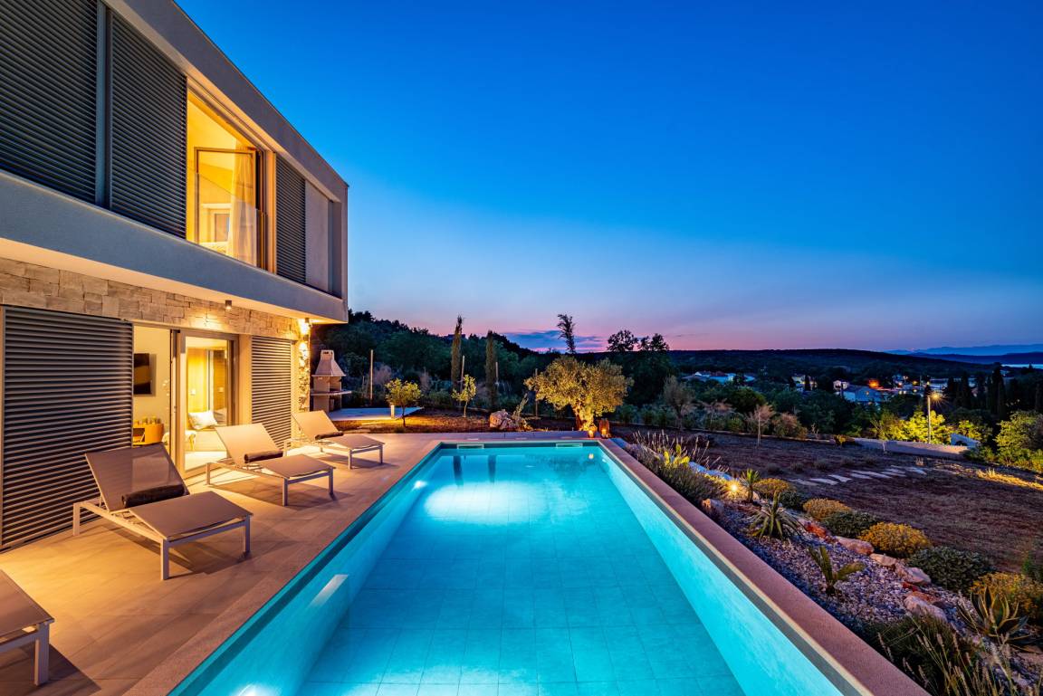 251 M² Villa ∙ 3 Bedrooms ∙ 8 Guests - Sali