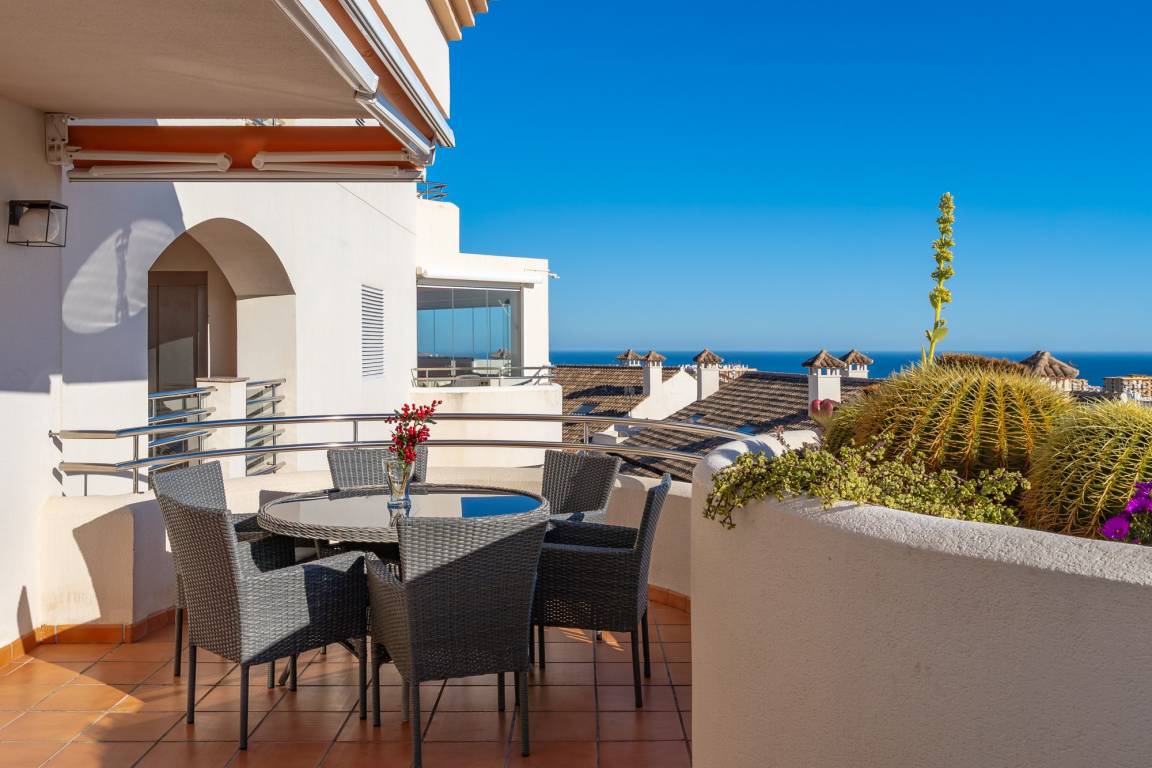 130 M² Apartamento ∙ 4 Habitaciones ∙ 8 Huéspedes - Torremolinos