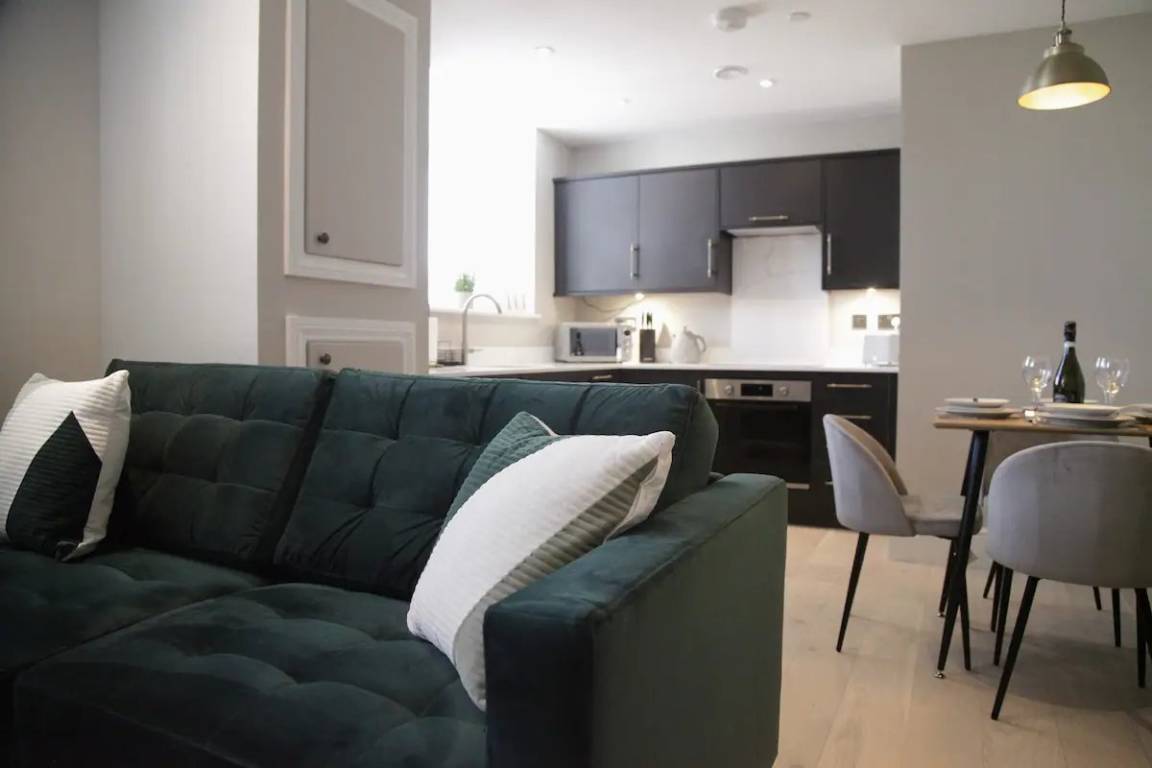 74 M² Apartment ∙ 2 Bedrooms ∙ 4 Guests - Caernarfon